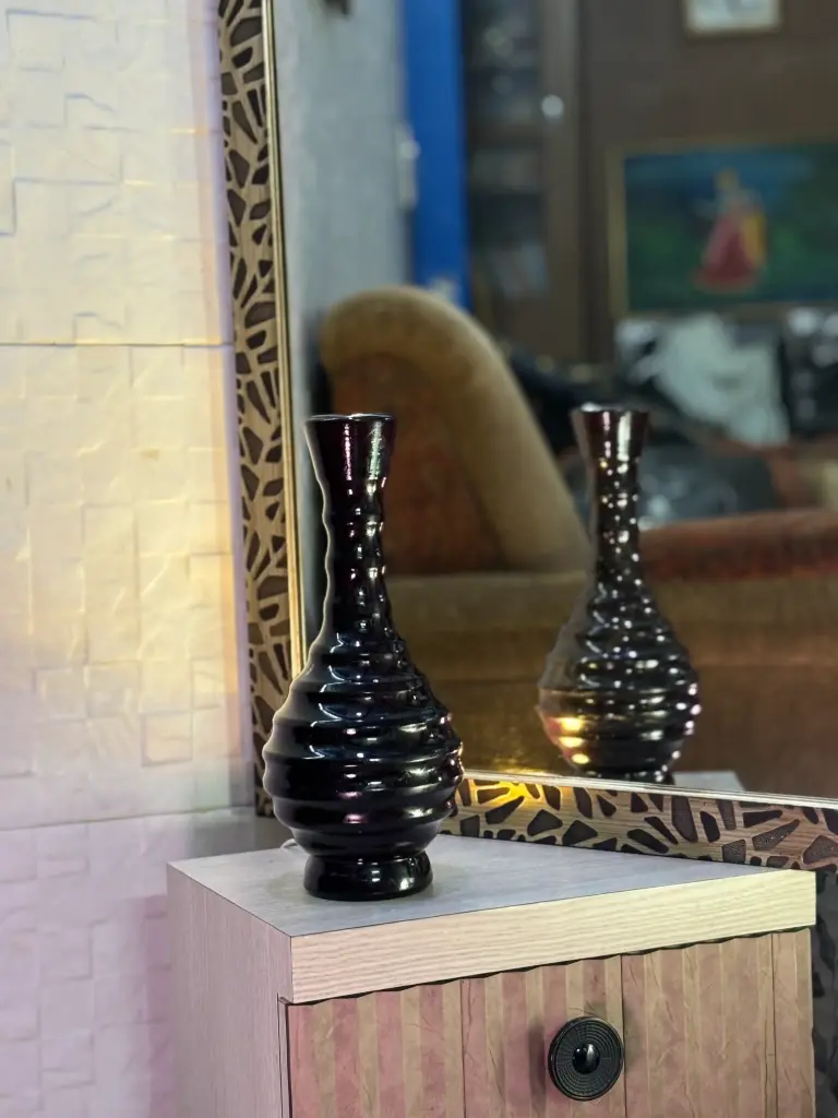 Walnut Vase | orixbloom